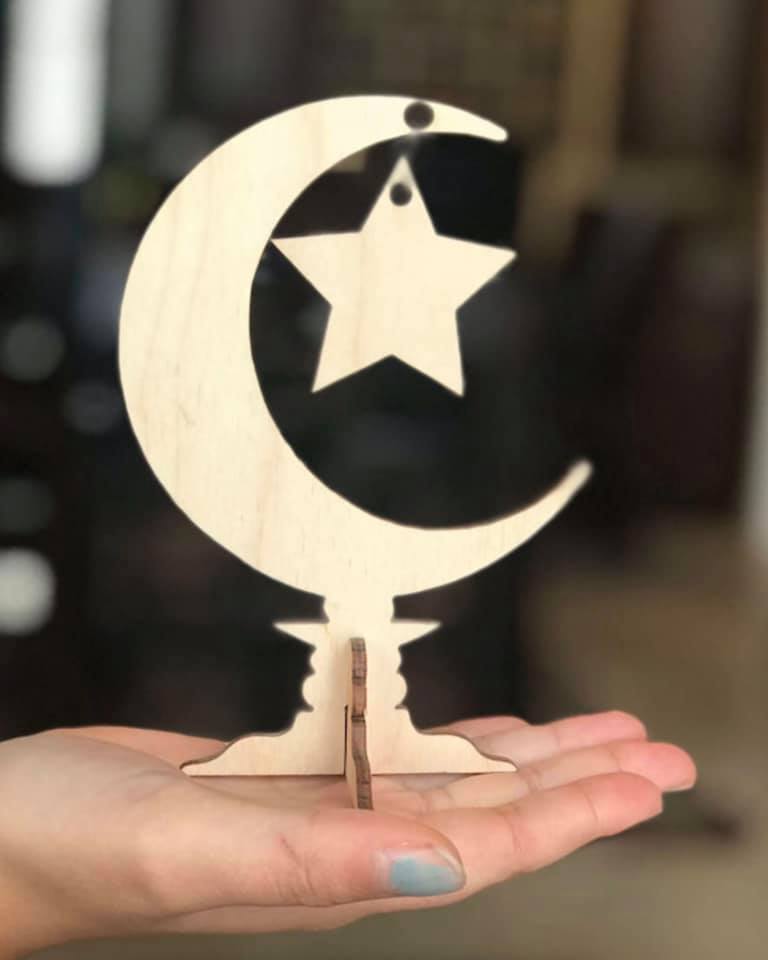Crescent Moon and Star Stand Center Piece – Happy Street